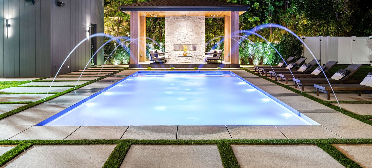 Backyard Water Feature 2025 | Modern Outdoor Fountains | THE PROS, INC.